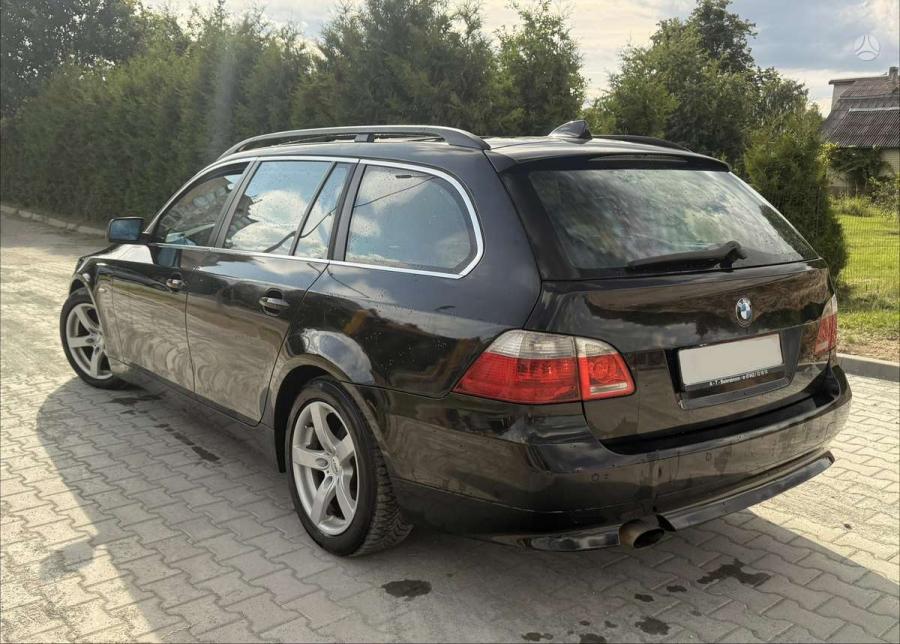 Melns BMW 520 2006 Kauņa, ar dzinēja tilpumu 2.00 L un nobraukumu 243 tūkst. km par 2200 €, foto 6 vietnē AUTOMOTO.COM.LV