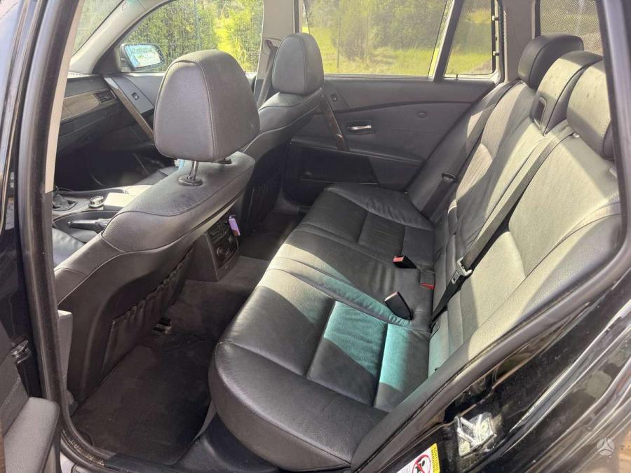 Melns BMW 520 2006 Kauņa, ar dzinēja tilpumu 2.00 L un nobraukumu 243 tūkst. km par 2200 €, foto 12 vietnē AUTOMOTO.COM.LV