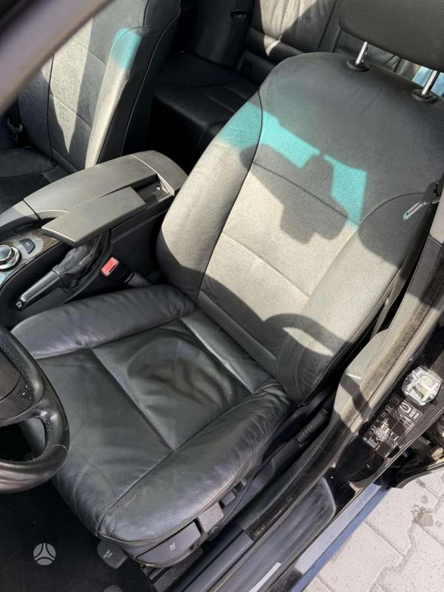Melns BMW 520 2006 Kauņa, ar dzinēja tilpumu 2.00 L un nobraukumu 243 tūkst. km par 2200 €, foto 15 vietnē AUTOMOTO.COM.LV