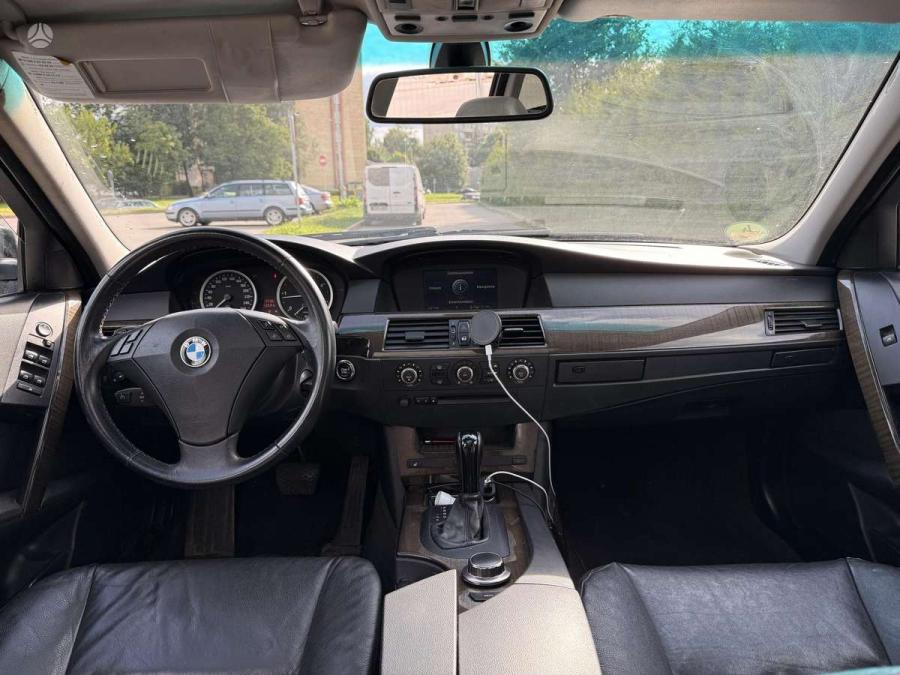 Melns BMW 520 2006 Kauņa, ar dzinēja tilpumu 2.00 L un nobraukumu 243 tūkst. km par 2200 €, foto 23 vietnē AUTOMOTO.COM.LV