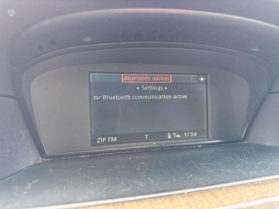 Melns BMW 520 2006 Kauņa, ar dzinēja tilpumu 2.00 L un nobraukumu 243 tūkst. km par 2200 €, foto 31 vietnē AUTOMOTO.COM.LV