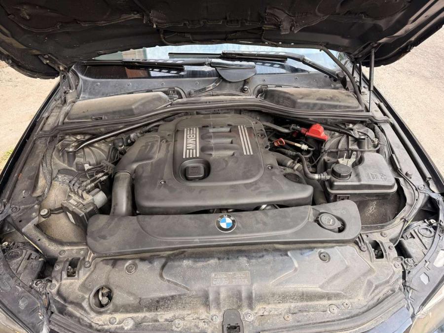 Melns BMW 520 2006 Kauņa, ar dzinēja tilpumu 2.00 L un nobraukumu 243 tūkst. km par 2200 €, foto 35 vietnē AUTOMOTO.COM.LV