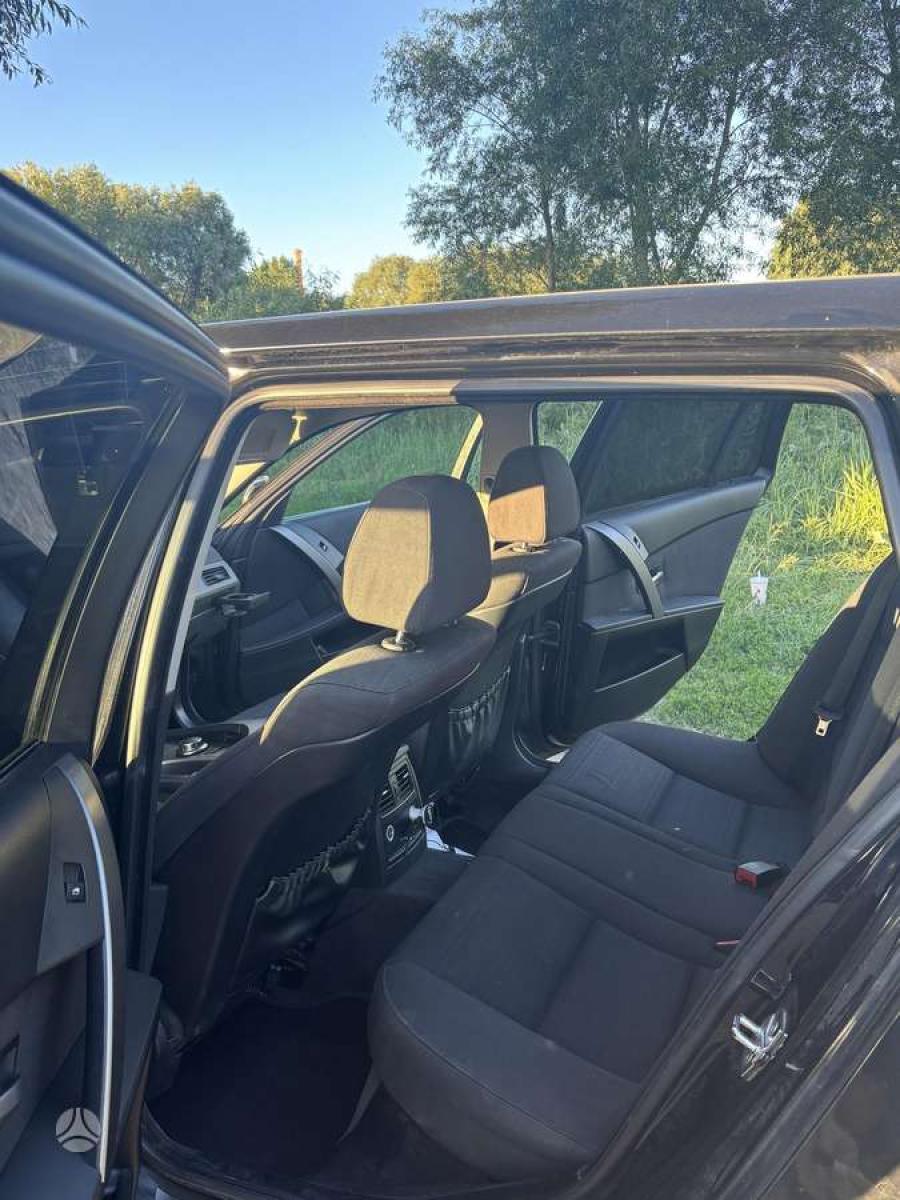 Black BMW 520 2006 in Klaipeda, with an engine capacity of 2.00 L and mileage of 395 thousand km for 1500 €, photo 6 on AUTOMOTO.COM.LV