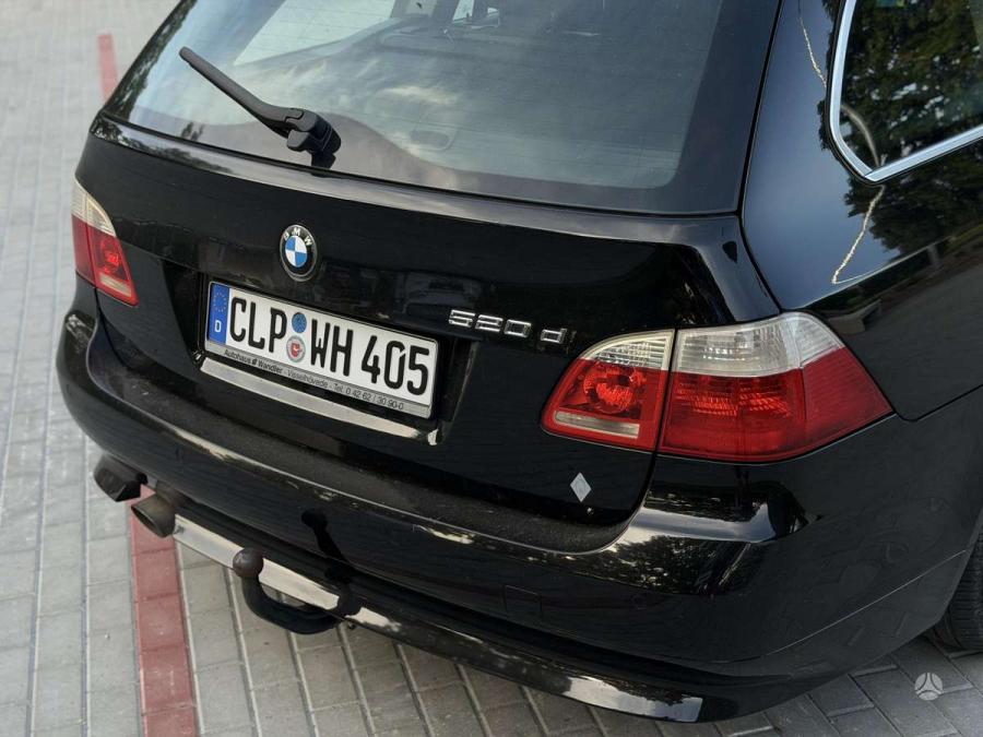 Black BMW 520 2006 in Rokiskis, with an engine capacity of 2.00 L and mileage of 400 thousand km for 2150 €, photo 14 on AUTOMOTO.COM.LV