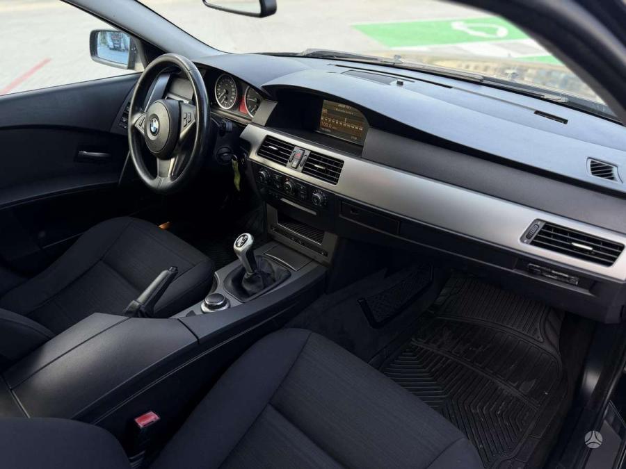 Black BMW 520 2006 in Rokiskis, with an engine capacity of 2.00 L and mileage of 400 thousand km for 2150 €, photo 17 on AUTOMOTO.COM.LV