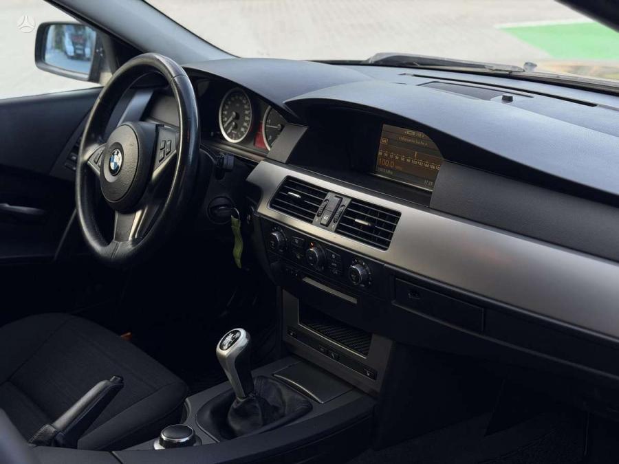Black BMW 520 2006 in Rokiskis, with an engine capacity of 2.00 L and mileage of 400 thousand km for 2150 €, photo 18 on AUTOMOTO.COM.LV