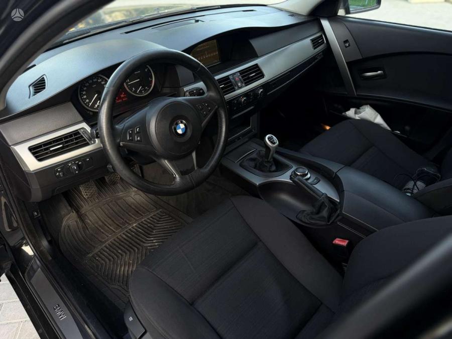 Black BMW 520 2006 in Rokiskis, with an engine capacity of 2.00 L and mileage of 400 thousand km for 2150 €, photo 19 on AUTOMOTO.COM.LV