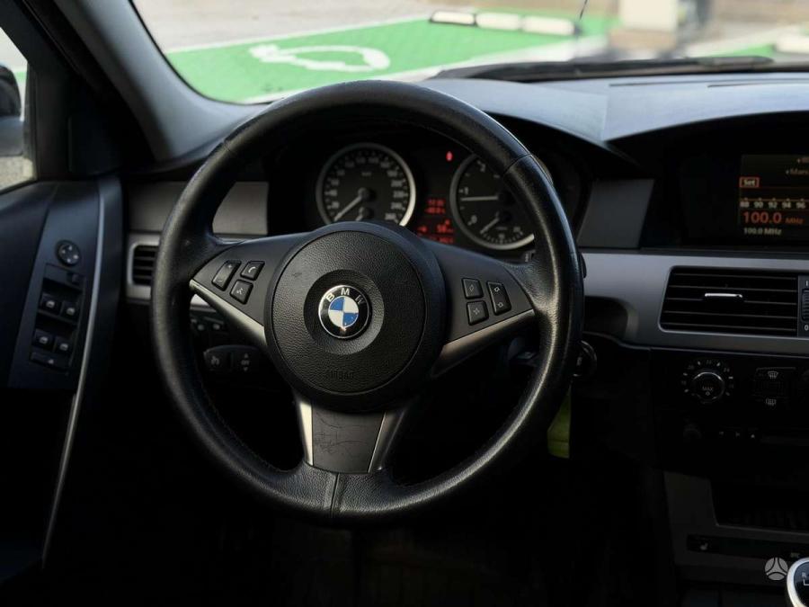 Black BMW 520 2006 in Rokiskis, with an engine capacity of 2.00 L and mileage of 400 thousand km for 2150 €, photo 21 on AUTOMOTO.COM.LV