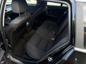 Black BMW 520 2006 in Rokiskis, with an engine capacity of 2.00 L and mileage of 400 thousand km for 2150 €, photo 23 on AUTOMOTO.COM.LV