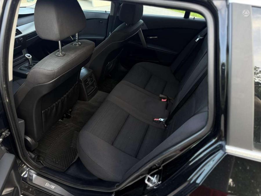 Black BMW 520 2006 in Rokiskis, with an engine capacity of 2.00 L and mileage of 400 thousand km for 2150 €, photo 23 on AUTOMOTO.COM.LV