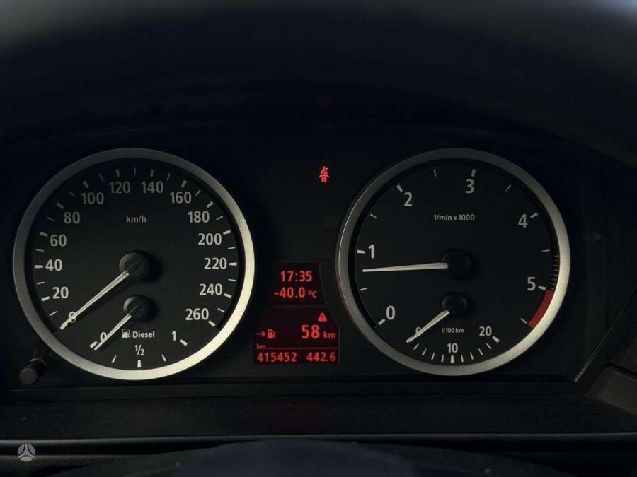 Black BMW 520 2006 in Rokiskis, with an engine capacity of 2.00 L and mileage of 400 thousand km for 2150 €, photo 29 on AUTOMOTO.COM.LV