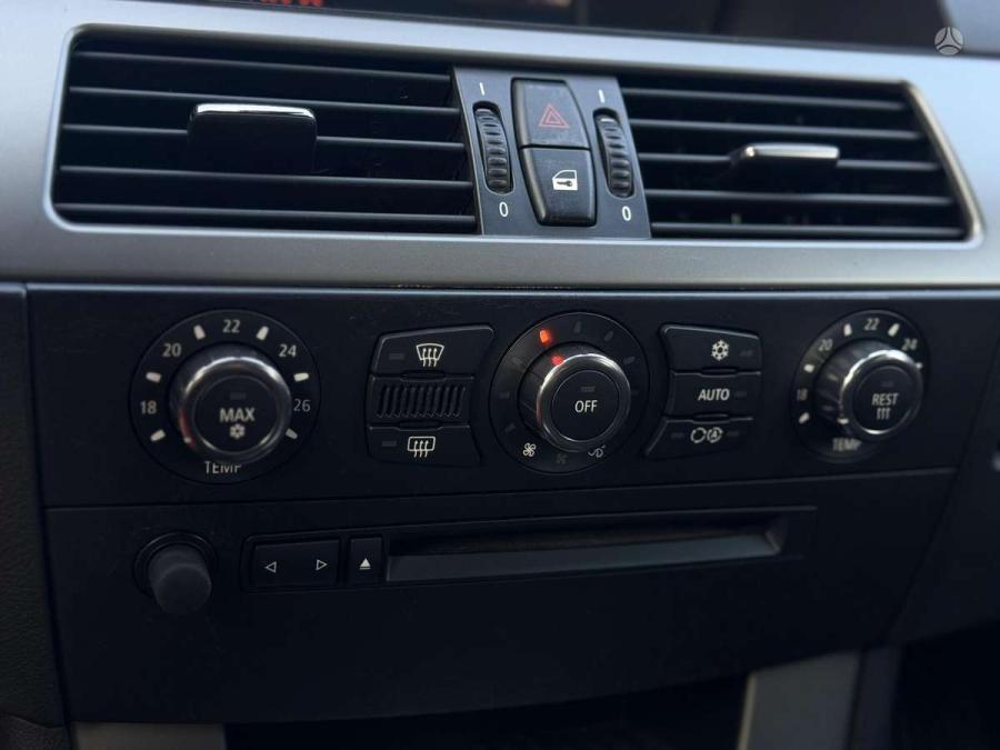 Black BMW 520 2006 in Rokiskis, with an engine capacity of 2.00 L and mileage of 400 thousand km for 2150 €, photo 31 on AUTOMOTO.COM.LV
