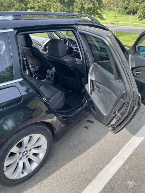 Black BMW 520 2006 in Vilnius, with an engine capacity of 2.00 L and mileage of 275 thousand km for 2300 €, photo 4 on AUTOMOTO.COM.LV