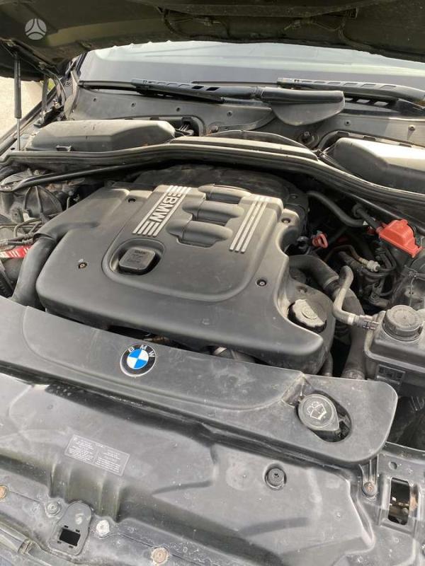 Black BMW 520 2006 in Vilnius, with an engine capacity of 2.00 L and mileage of 275 thousand km for 2300 €, photo 11 on AUTOMOTO.COM.LV