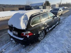 Black BMW 520 2007 in Vilnius, with an engine capacity of 2.00 L and mileage of 350 thousand km for 1650 €, photo 4 on AUTOMOTO.COM.LV