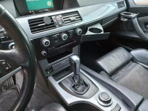 Black BMW 520 2007 in Riga, with an engine capacity of 2.00 L and mileage of 300 thousand km for 4000 €, photo 9 on AUTOMOTO.COM.LV