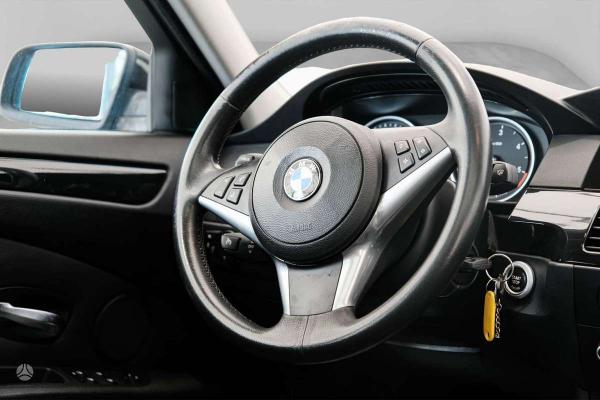 БМВ 520 2007 в Каунас на AUTOMOTO.COM.LV Черный БМВ 520 2007 в Каунас, объемом двигателя 2.00 л и пробегом 301 тыс. км за 4490 €, фото 7 на AUTOMOTO.COM.LV