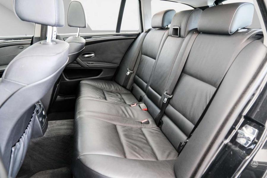 Melns BMW 520 2007 Kauņa, ar dzinēja tilpumu 2.00 L un nobraukumu 301 tūkst. km par 4490 €, foto 9 vietnē AUTOMOTO.COM.LV