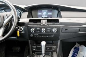 Melns BMW 520 2007 Kauņa, ar dzinēja tilpumu 2.00 L un nobraukumu 301 tūkst. km par 4490 €, foto 11 vietnē AUTOMOTO.COM.LV