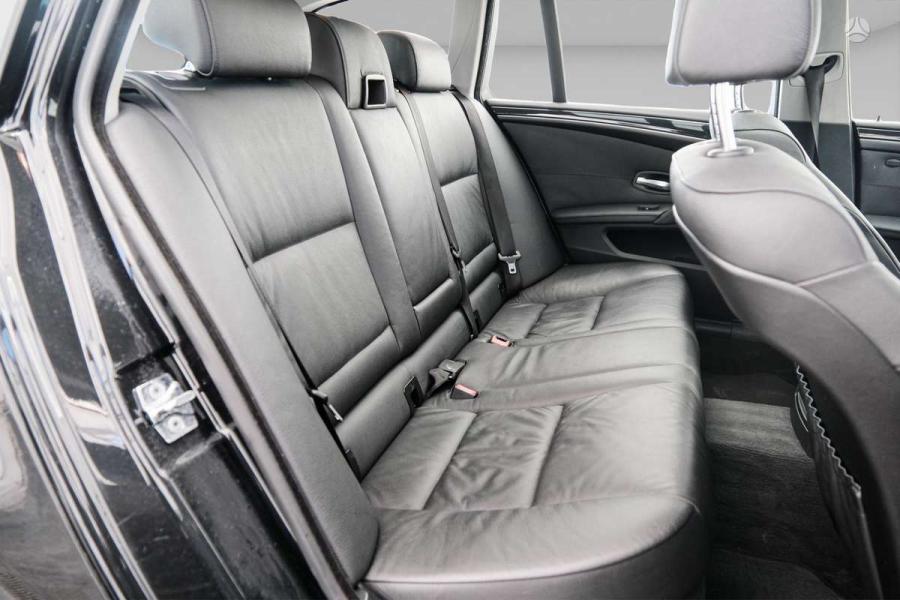Melns BMW 520 2007 Kauņa, ar dzinēja tilpumu 2.00 L un nobraukumu 301 tūkst. km par 4490 €, foto 13 vietnē AUTOMOTO.COM.LV