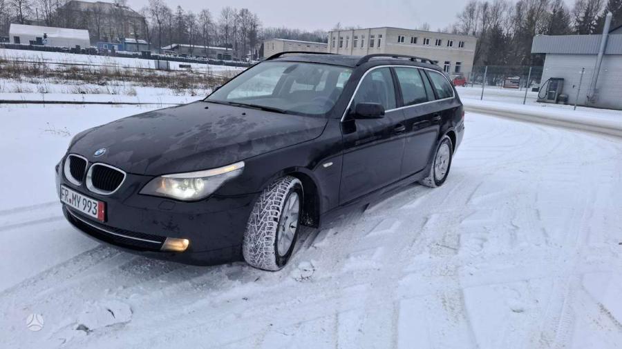 Black BMW 520 2008 in Vilkaviskis, with an engine capacity of 2.00 L and mileage of 345 thousand km for 3850 €, photo 1 on AUTOMOTO.COM.LV