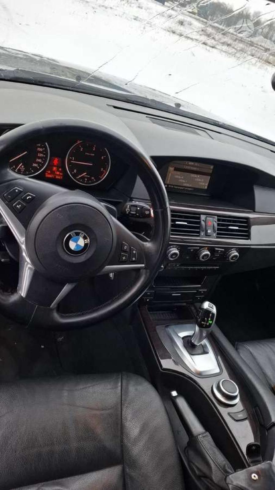 Black BMW 520 2008 in Vilkaviskis, with an engine capacity of 2.00 L and mileage of 345 thousand km for 3850 €, photo 7 on AUTOMOTO.COM.LV