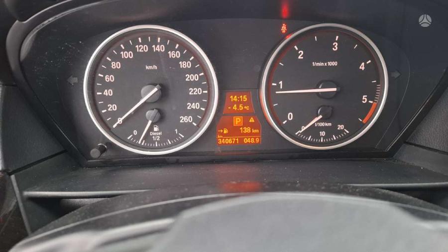 Black BMW 520 2008 in Vilkaviskis, with an engine capacity of 2.00 L and mileage of 345 thousand km for 3850 €, photo 11 on AUTOMOTO.COM.LV