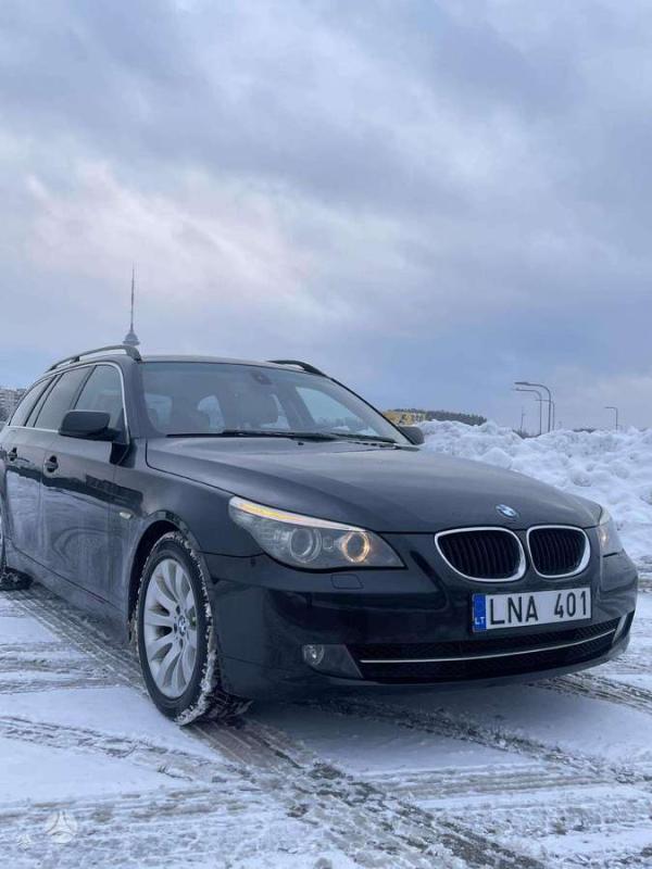 Black BMW 520 2008 in Vilnius, with an engine capacity of 2.00 L and mileage of 359 thousand km for 3600 €, photo 1 on AUTOMOTO.COM.LV