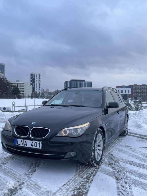 Black BMW 520 2008 in Vilnius, with an engine capacity of 2.00 L and mileage of 359 thousand km for 3600 €, photo 2 on AUTOMOTO.COM.LV