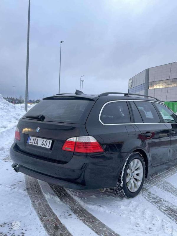 Black BMW 520 2008 in Vilnius, with an engine capacity of 2.00 L and mileage of 359 thousand km for 3600 €, photo 6 on AUTOMOTO.COM.LV