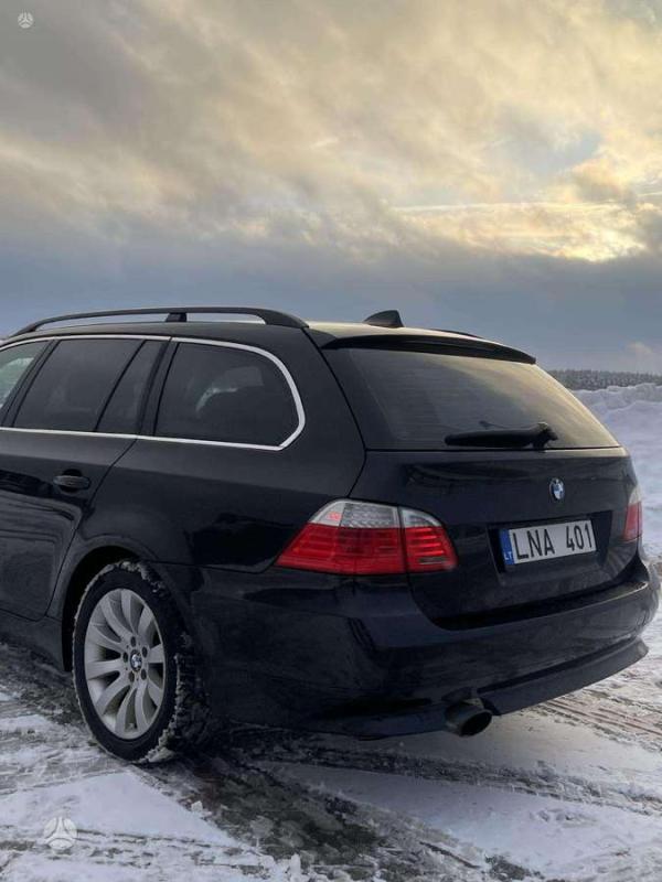 Black BMW 520 2008 in Vilnius, with an engine capacity of 2.00 L and mileage of 359 thousand km for 3600 €, photo 9 on AUTOMOTO.COM.LV