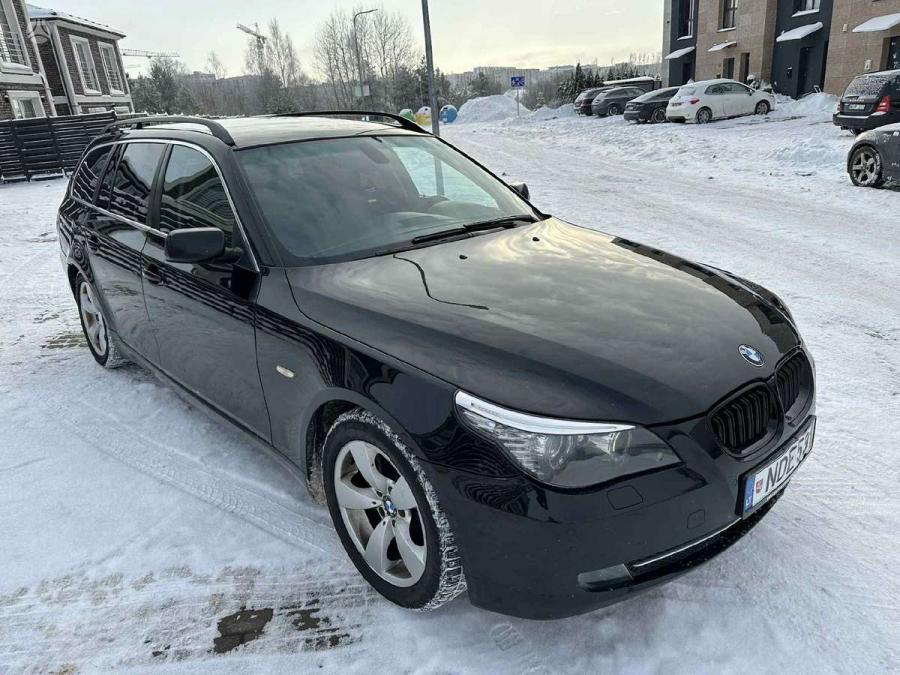 Black BMW 520 2008 in Vilnius, with an engine capacity of 2.00 L and mileage of 455 thousand km for 2550 €, photo 2 on AUTOMOTO.COM.LV
