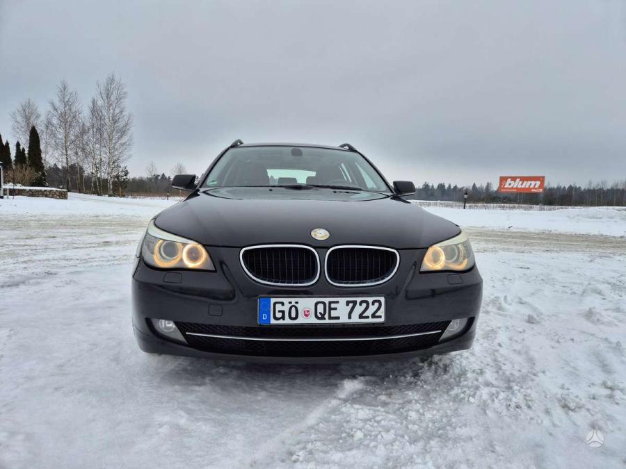 Black BMW 520 2008 in Vilnius, with an engine capacity of 2.00 L and mileage of 278 thousand km for 4900 €, photo 11 on AUTOMOTO.COM.LV