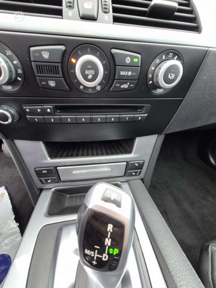 Black BMW 520 2008 in Vilnius, with an engine capacity of 2.00 L and mileage of 278 thousand km for 4900 €, photo 27 on AUTOMOTO.COM.LV