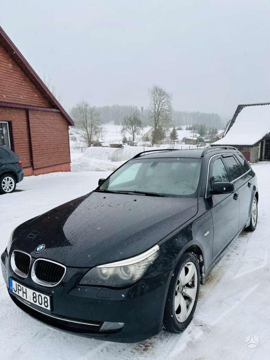 Black BMW 520 2008 in Vilnius, with an engine capacity of 2.00 L and mileage of 481 thousand km for 4300 €, photo 1 on AUTOMOTO.COM.LV