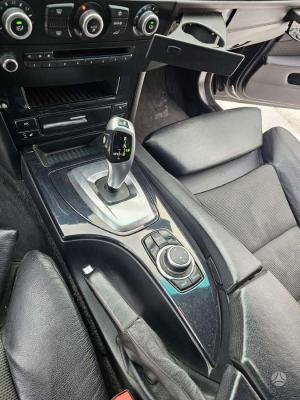Melns BMW 520 2008 Utena, ar dzinēja tilpumu 2.00 L un nobraukumu 427 tūkst. km par 4000 €, foto 11 vietnē AUTOMOTO.COM.LV