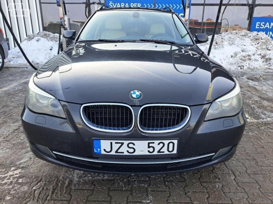Black BMW 520 2008 in Kaunas, with an engine capacity of 2.00 L and mileage of 352 thousand km for 4863 €, photo 1 on AUTOMOTO.COM.LV