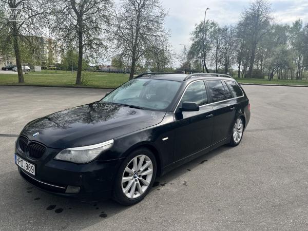 Melns BMW 520 2008 Panevēža, ar dzinēja tilpumu 2.00 L un nobraukumu 445 tūkst. km par 2300 €, foto 3 vietnē AUTOMOTO.COM.LV