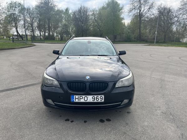 Melns BMW 520 2008 Panevēža, ar dzinēja tilpumu 2.00 L un nobraukumu 445 tūkst. km par 2300 €, foto 7 vietnē AUTOMOTO.COM.LV