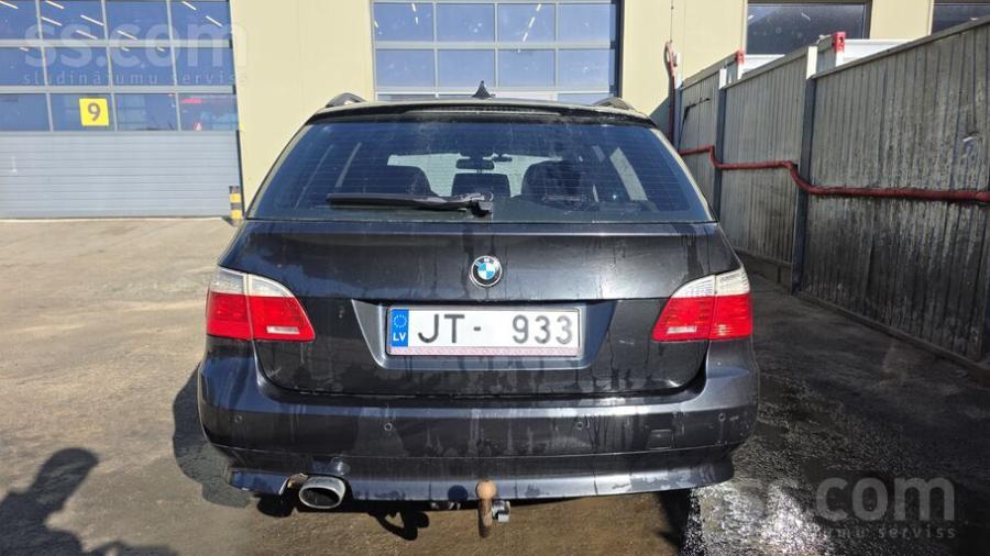 Black BMW 520 2008 in Riga, with an engine capacity of 2.00 L and mileage of 419 thousand km for 4000 €, photo 4 on AUTOMOTO.COM.LV