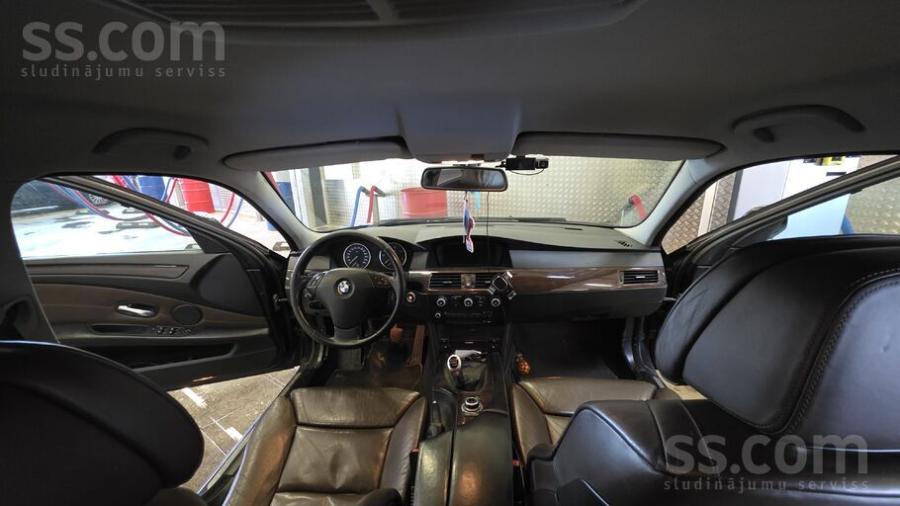 Black BMW 520 2008 in Riga, with an engine capacity of 2.00 L and mileage of 419 thousand km for 4000 €, photo 10 on AUTOMOTO.COM.LV