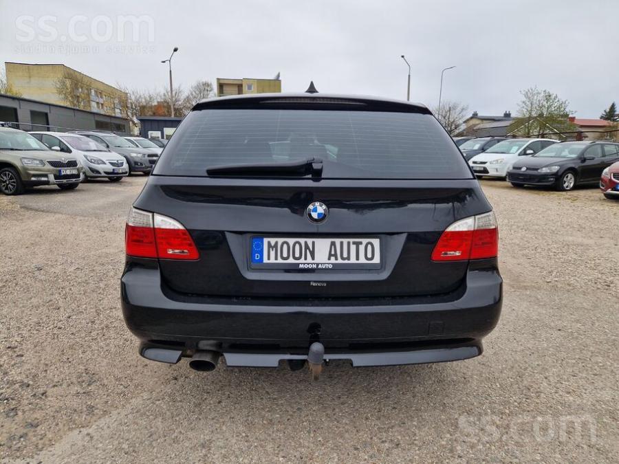 Black BMW 520 2008 in Liepaja, with an engine capacity of 2.00 L and mileage of 304 thousand km for 4690 €, photo 6 on AUTOMOTO.COM.LV