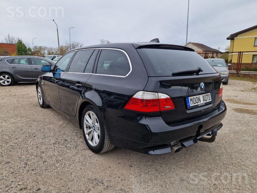 Black BMW 520 2008 in Liepaja, with an engine capacity of 2.00 L and mileage of 304 thousand km for 4690 €, photo 7 on AUTOMOTO.COM.LV