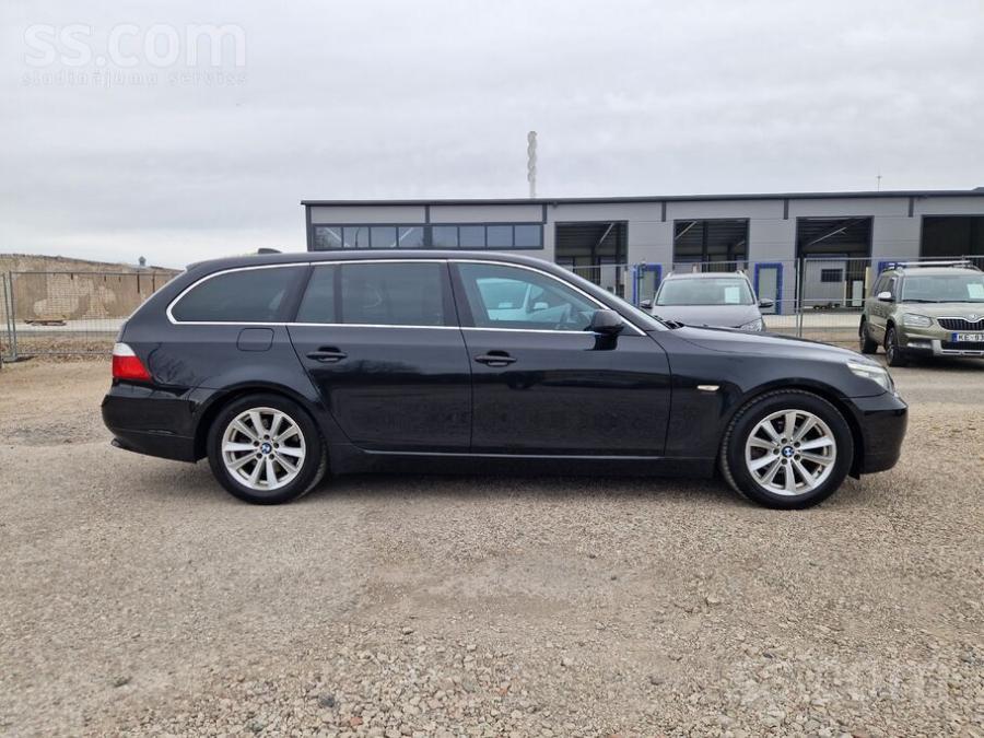 Black BMW 520 2008 in Liepaja, with an engine capacity of 2.00 L and mileage of 304 thousand km for 4690 €, photo 8 on AUTOMOTO.COM.LV