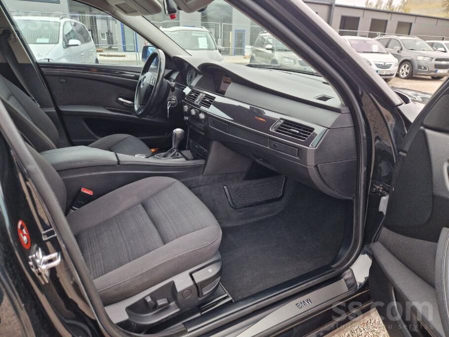 Black BMW 520 2008 in Liepaja, with an engine capacity of 2.00 L and mileage of 304 thousand km for 4690 €, photo 13 on AUTOMOTO.COM.LV