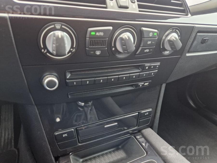 Black BMW 520 2008 in Liepaja, with an engine capacity of 2.00 L and mileage of 304 thousand km for 4690 €, photo 18 on AUTOMOTO.COM.LV