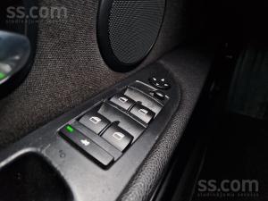 Black BMW 520 2008 in Liepaja, with an engine capacity of 2.00 L and mileage of 304 thousand km for 4690 €, photo 24 on AUTOMOTO.COM.LV