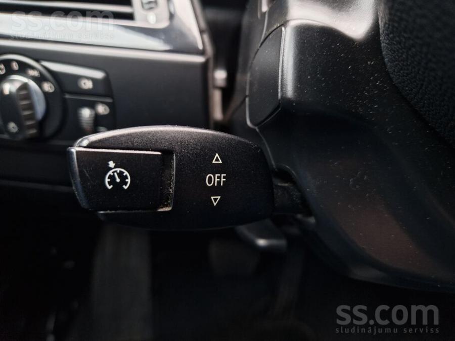 Black BMW 520 2008 in Liepaja, with an engine capacity of 2.00 L and mileage of 304 thousand km for 4690 €, photo 26 on AUTOMOTO.COM.LV