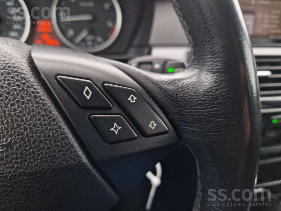 Black BMW 520 2008 in Liepaja, with an engine capacity of 2.00 L and mileage of 304 thousand km for 4690 €, photo 28 on AUTOMOTO.COM.LV
