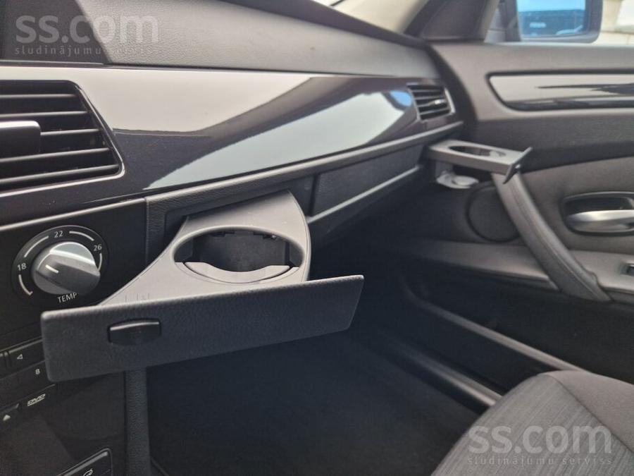 Black BMW 520 2008 in Liepaja, with an engine capacity of 2.00 L and mileage of 304 thousand km for 4690 €, photo 29 on AUTOMOTO.COM.LV